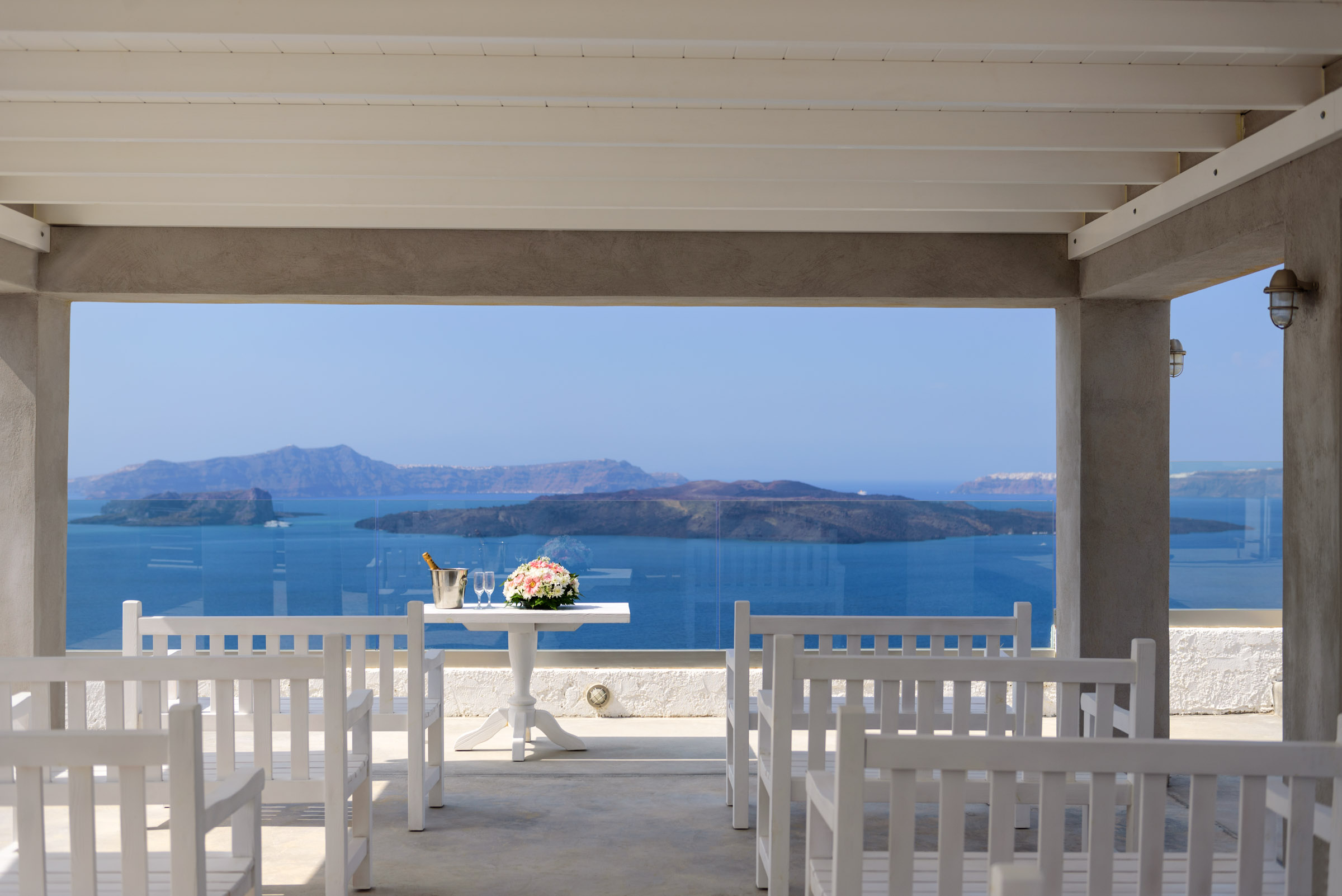 Book your wedding day in Calderas Dolphin Suites